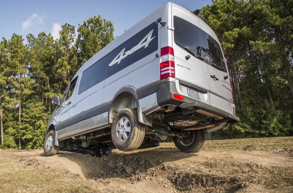 HOW SPRINTER’S CROSSWIND ASSIST CAN KEEP YOU ON COURSE - Truck News