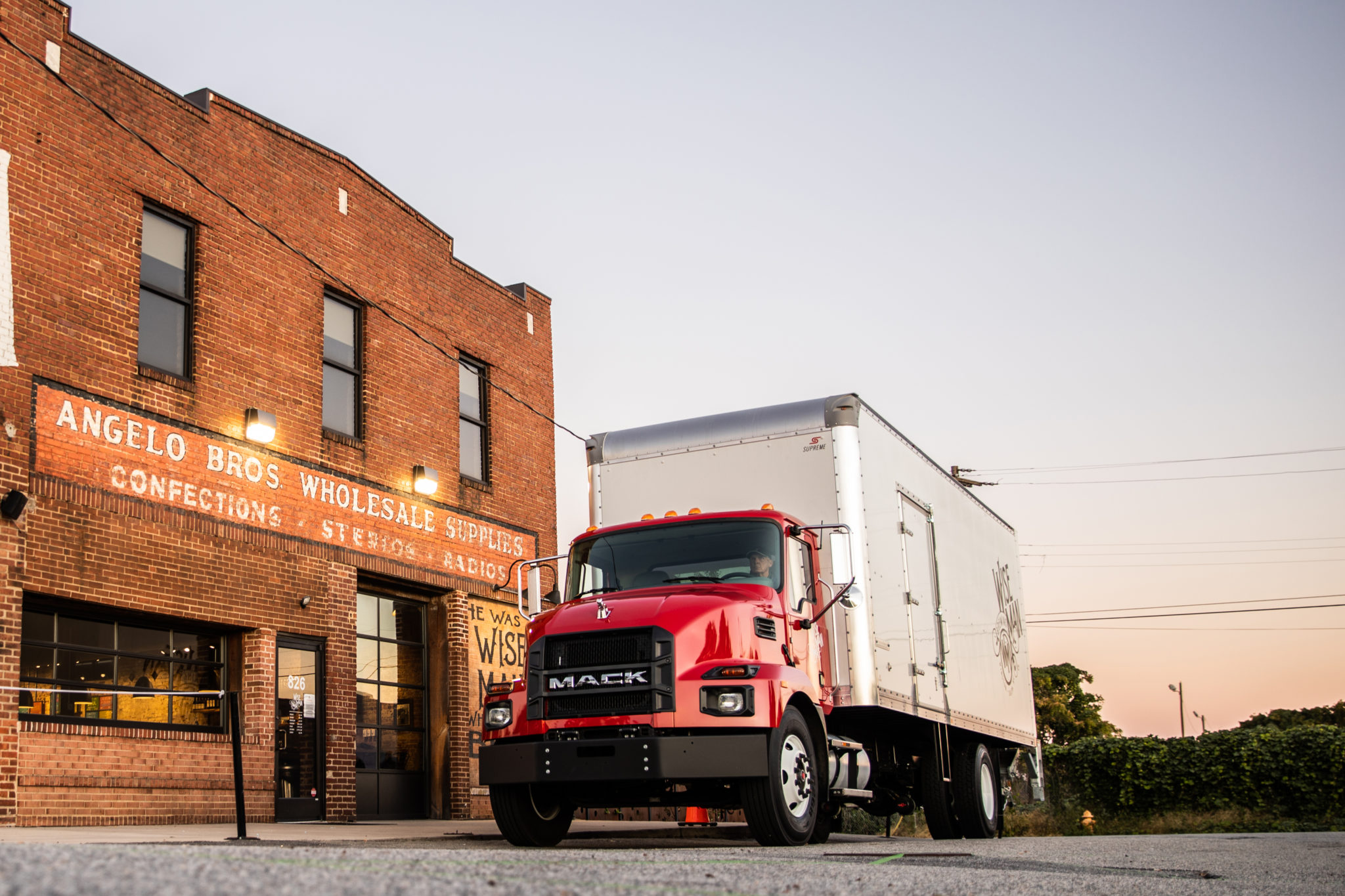 Updated: Mack unveils medium-duty lineup to be built in Virginia ...