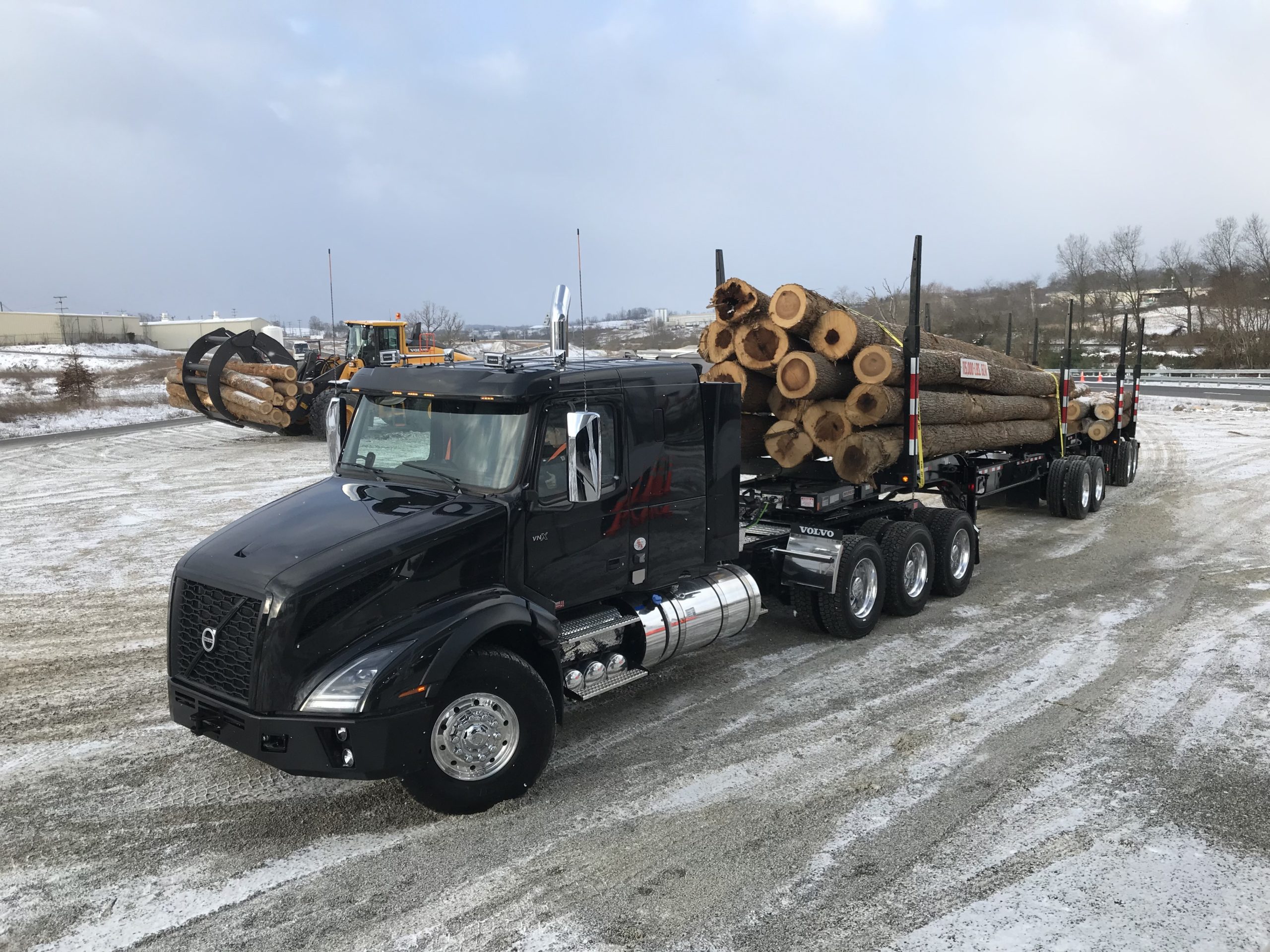 Volvo unveils new heavy-hauling VNX - Truck News