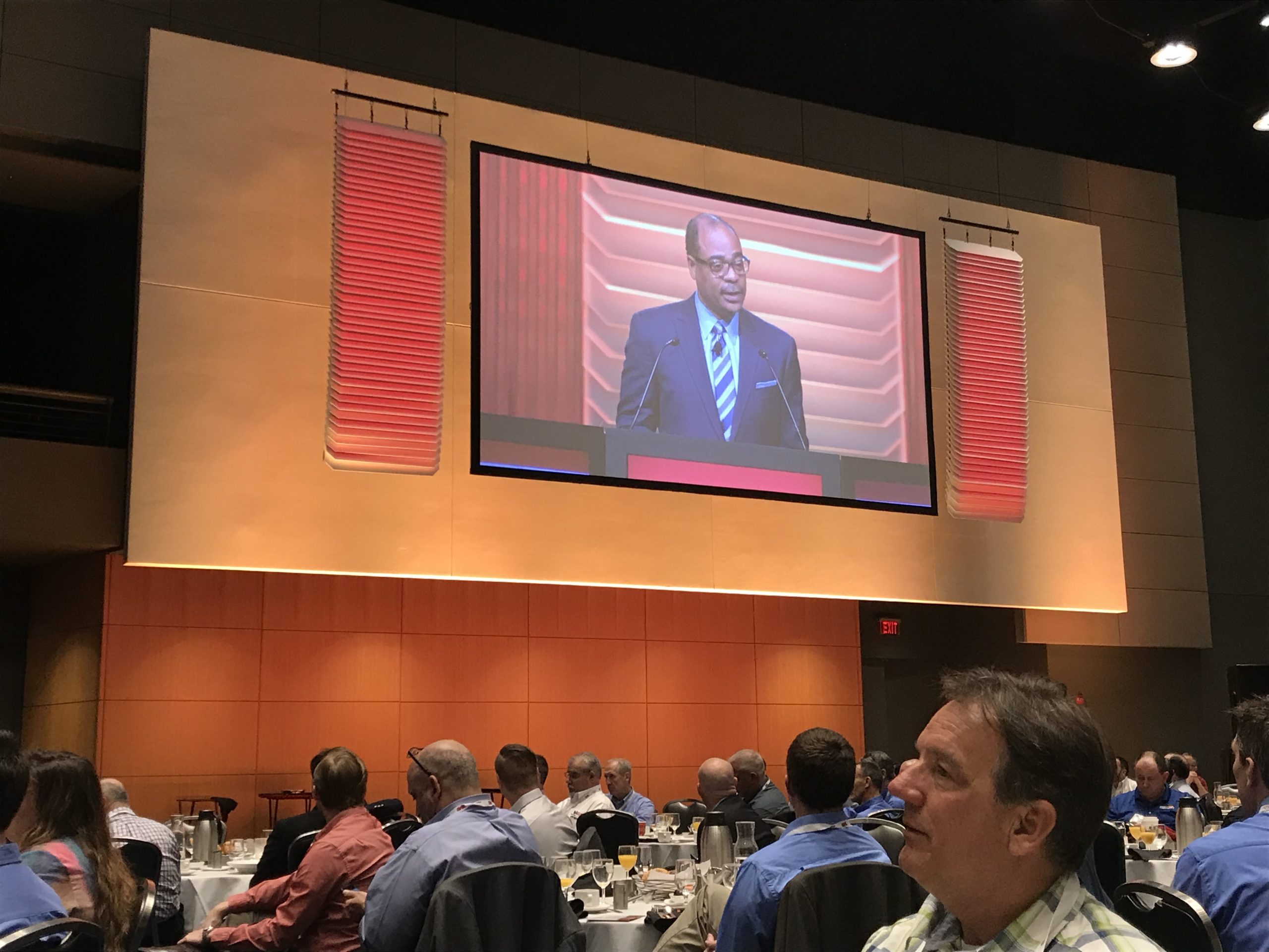 UPS executive challenges fleets to 'define excellence' - Truck News