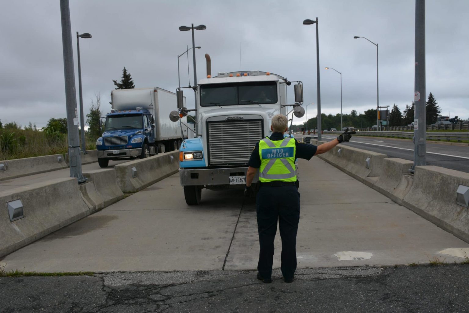 Understand your truck lighting violations - Truck News