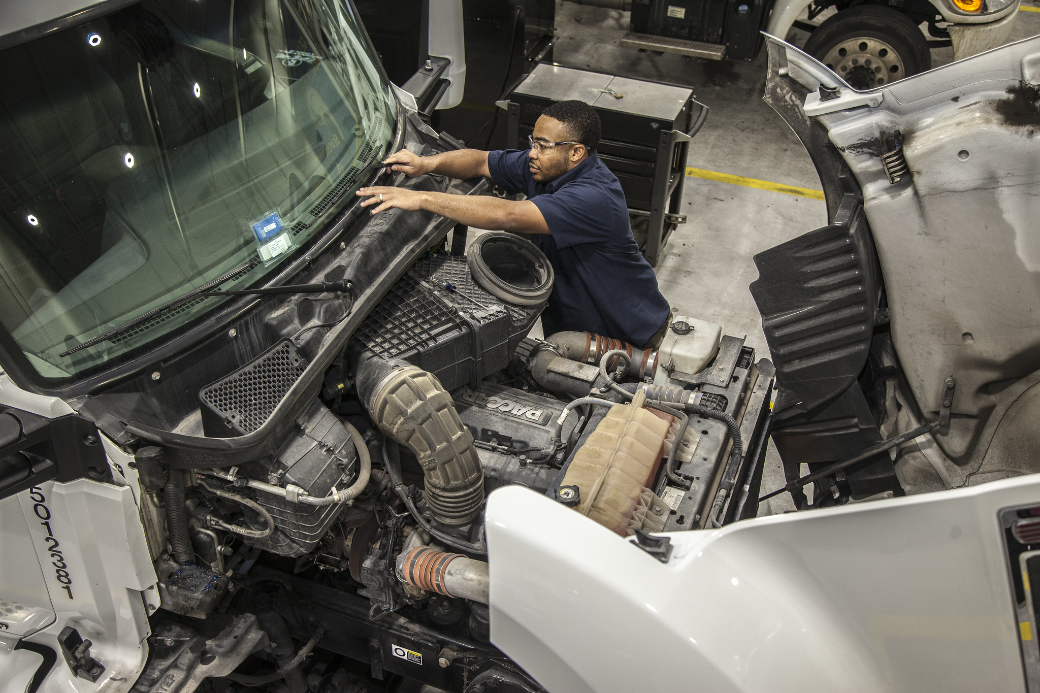 Repair shop revenue hit by pandemic - Truck News