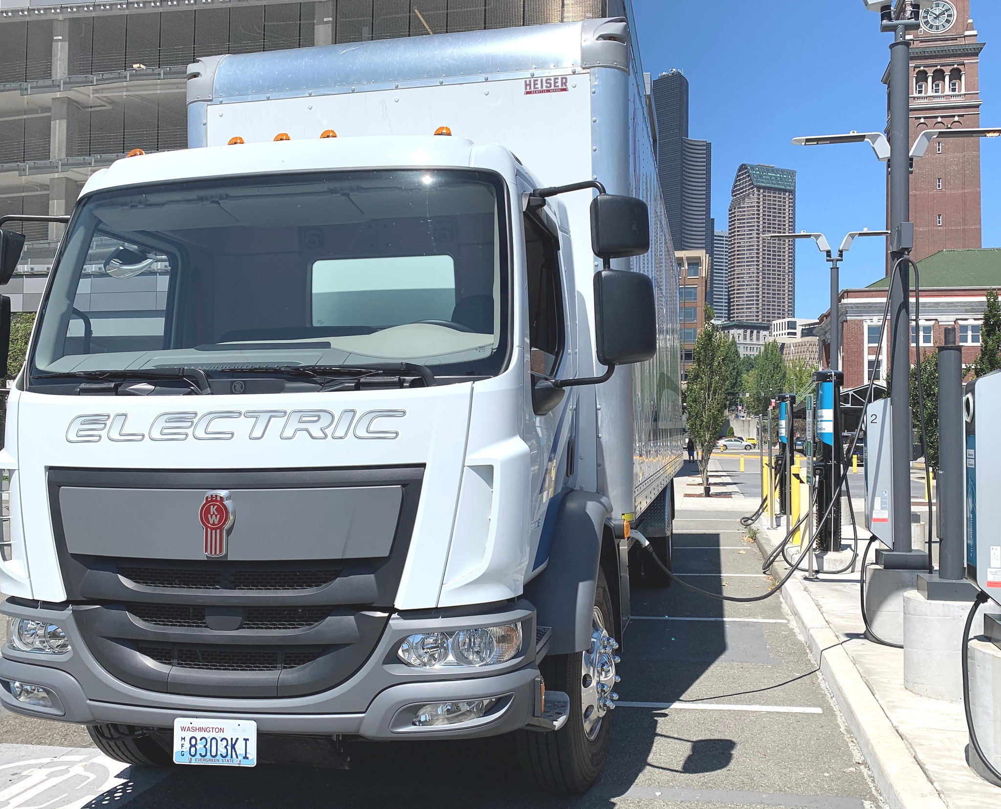 Kenworth takes orders on Class 7 electric trucks - Truck News