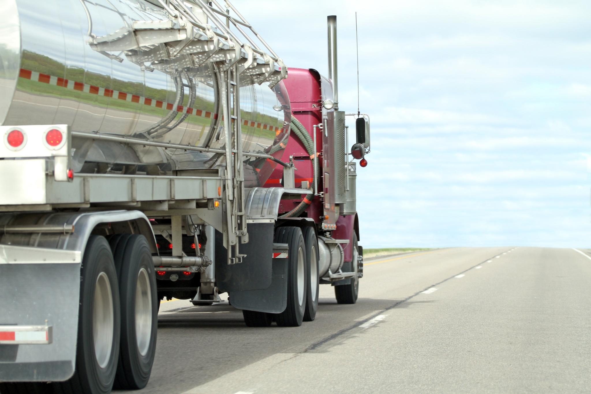 Agropur to outsource milk hauling in Quebec, Nova Scotia - Truck News