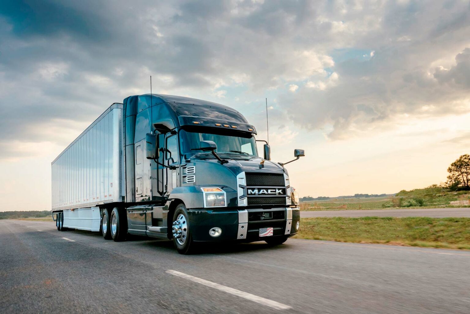 Mack grows market share while battling supply chain disruptions - Truck ...