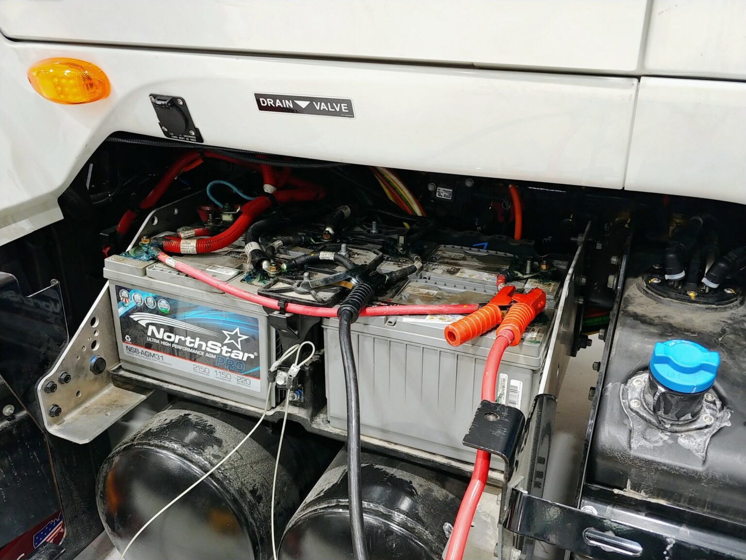 How to jump start a semi truck in 9 steps - Truck News
