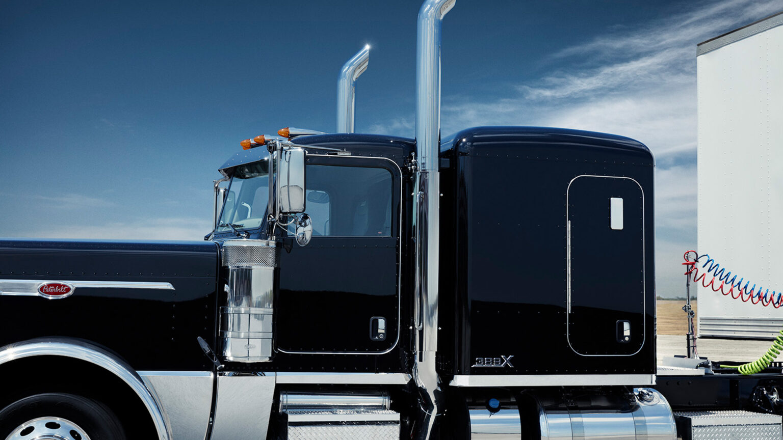Peterbilt special-edition Model 389X limited to 1,389 trucks (Photo ...