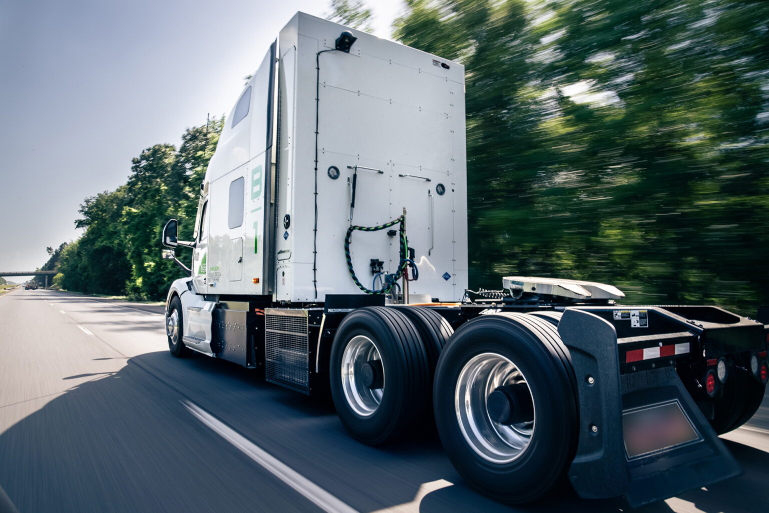 Hyliion ERX Hypertruck combines the best of two emissions-reducing ...