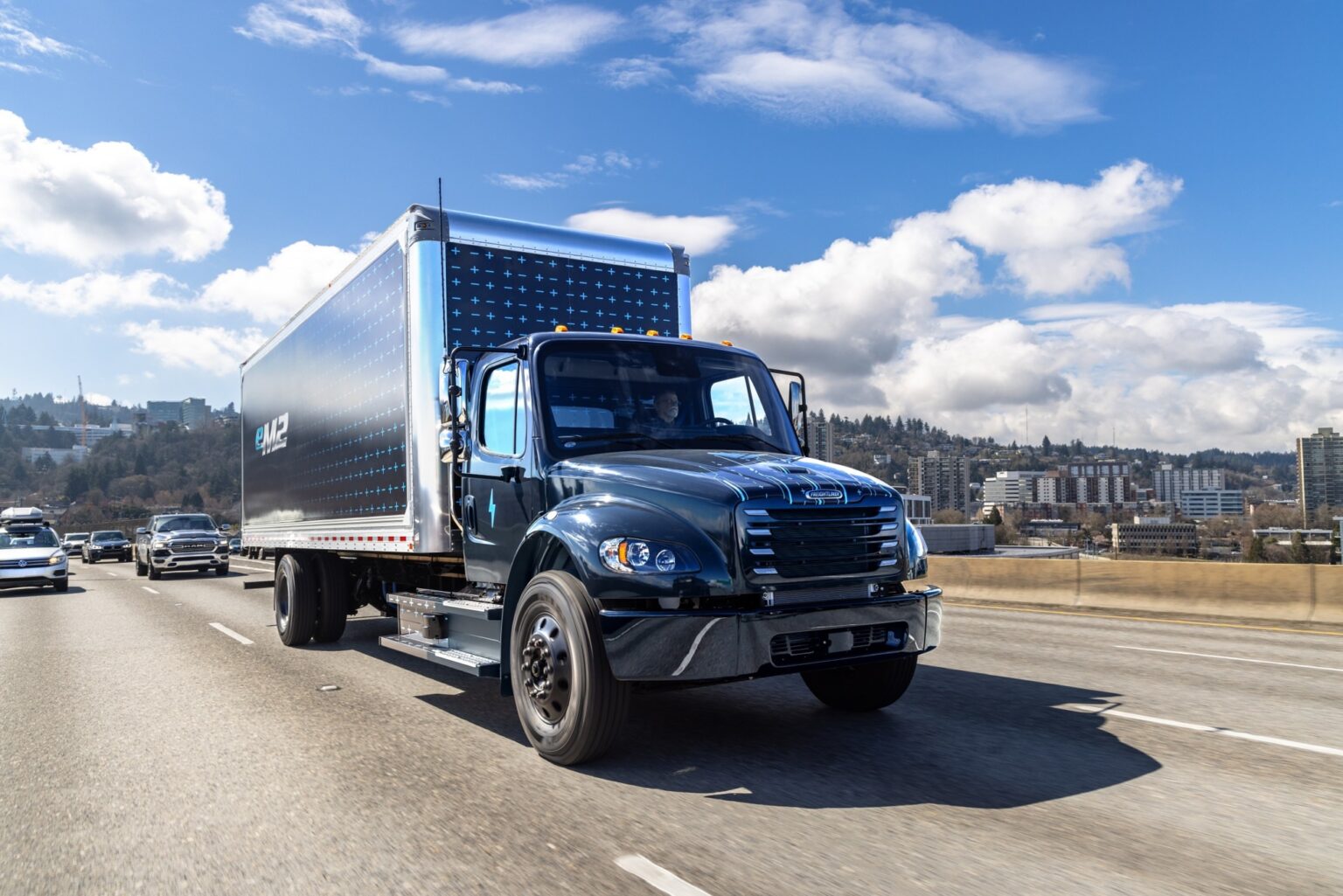 Freightliner ready to produce eM2 electric truck, eyes vocational uses ...
